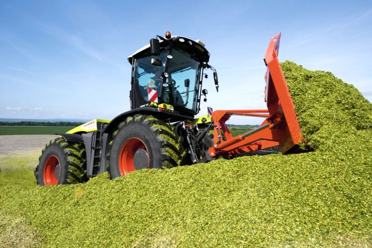 CLAAS XERION Traktor - Müller Siblingen GmbH