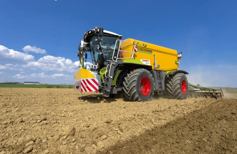 CLAAS XERION Traktor - Müller Siblingen GmbH